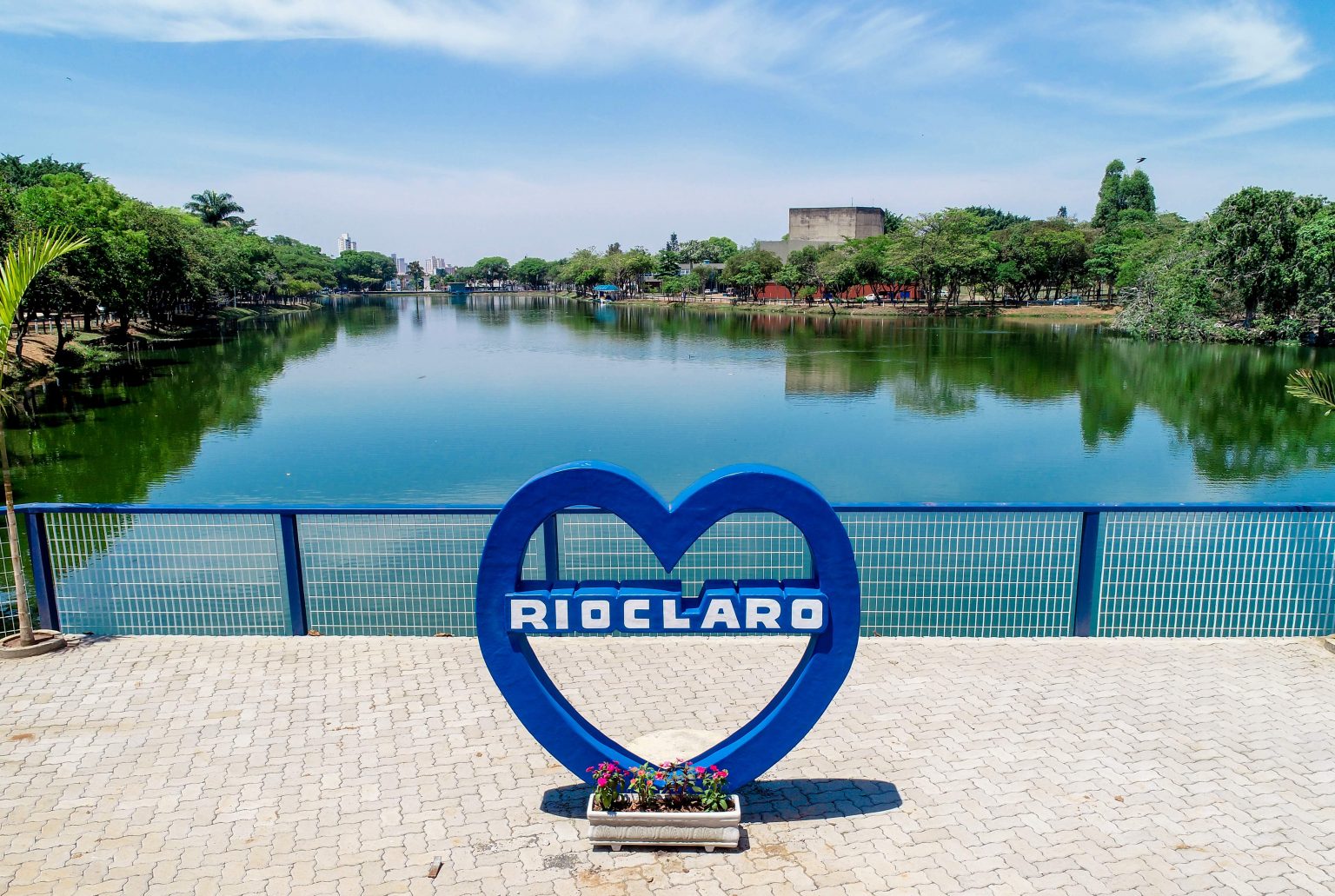 Parque Municipal Lago Azul reabre com pedalinhos, redários e internet ...